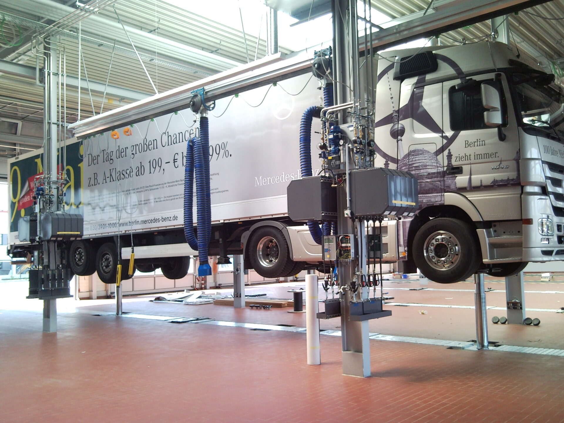 Hebebühnensteuerung | Pauly GmbH & Co. KG Steuer- und Regelanlagen